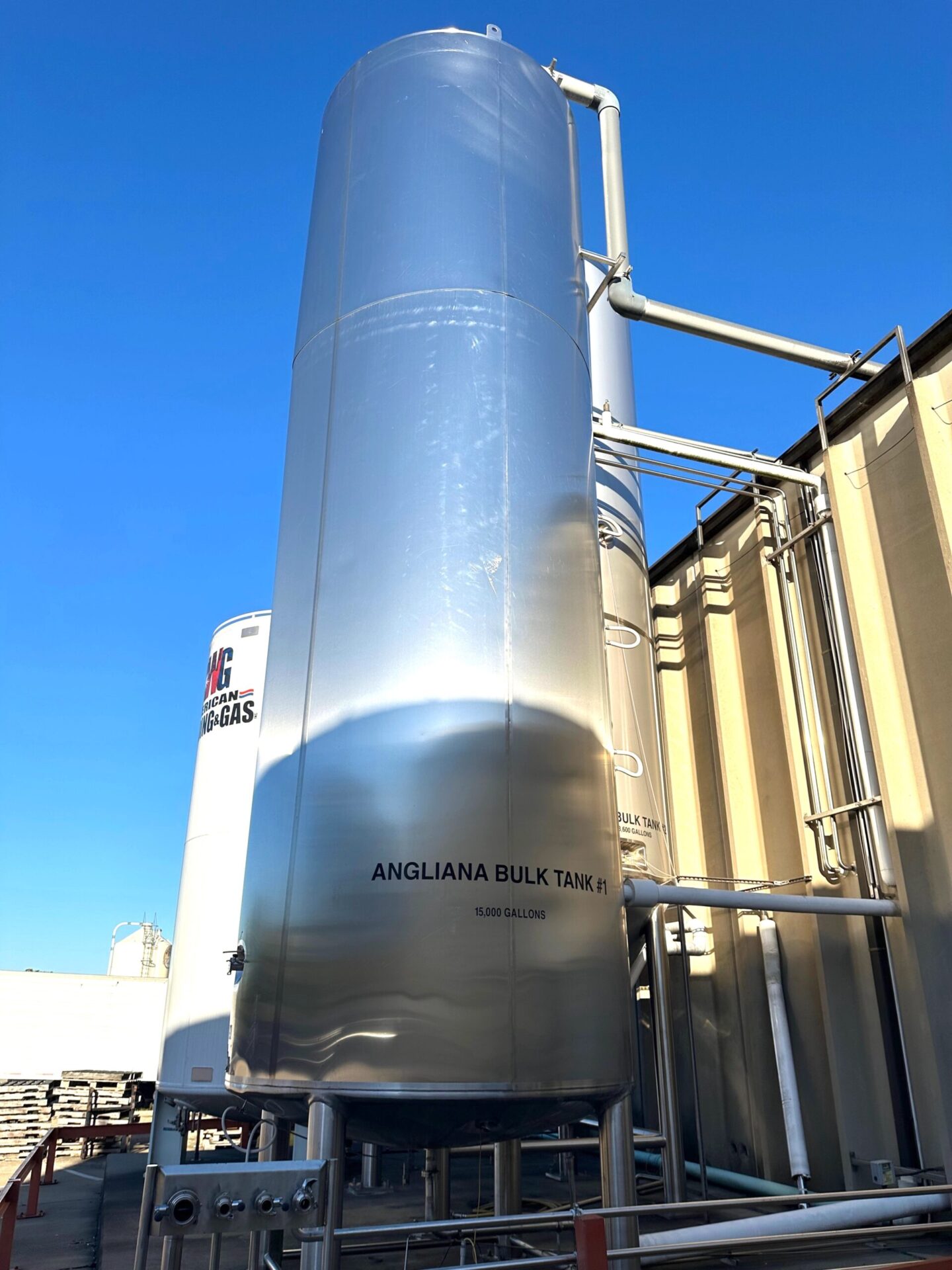 15,000 Gallon Vertical Glycol Stainless Steel Storage Tank - BrewBids.com